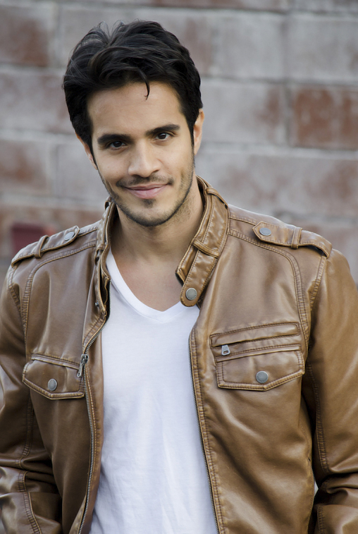 Broadway's On Your Feet! Finds a New Leading Man - TheaterMania.com