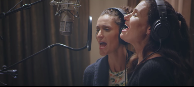 Idina Menzel and Sister Cara Mentzel Sing From Peter Pan - TheaterMania.com