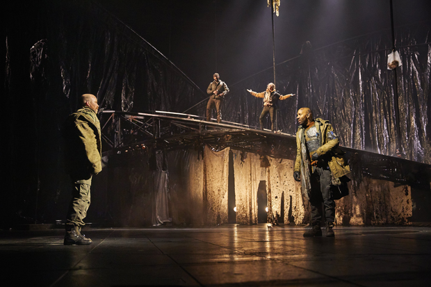 EXCLUSIVE: A First Look at National Theatre's Macbeth With Rory Kinnear ...
