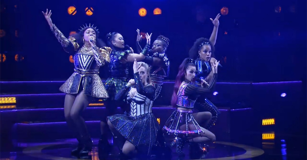 Hit UK Musical Six Makes North American Premiere in Chicago ...