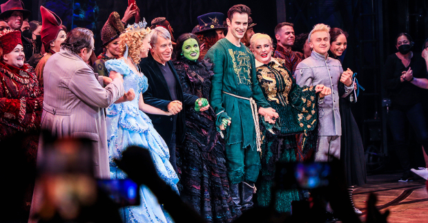 Wicked Returns to Broadway: Watch Glinda's First Entrance and See ...