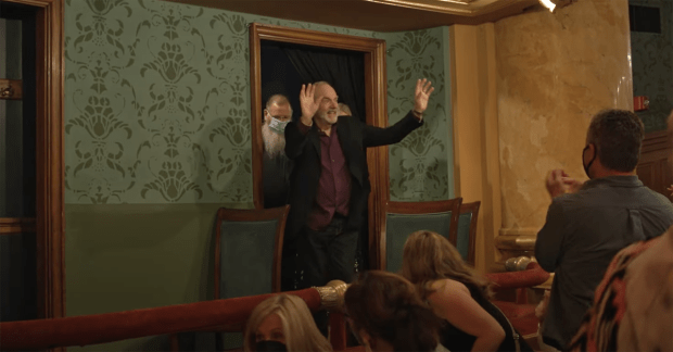 Neil Diamond Gets Standing Ovation at First Preview of His Musical A ...