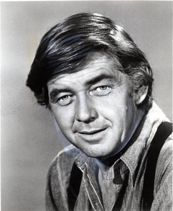 The Waltons Patriarch Ralph Waite Dies at 85 - TheaterMania.com