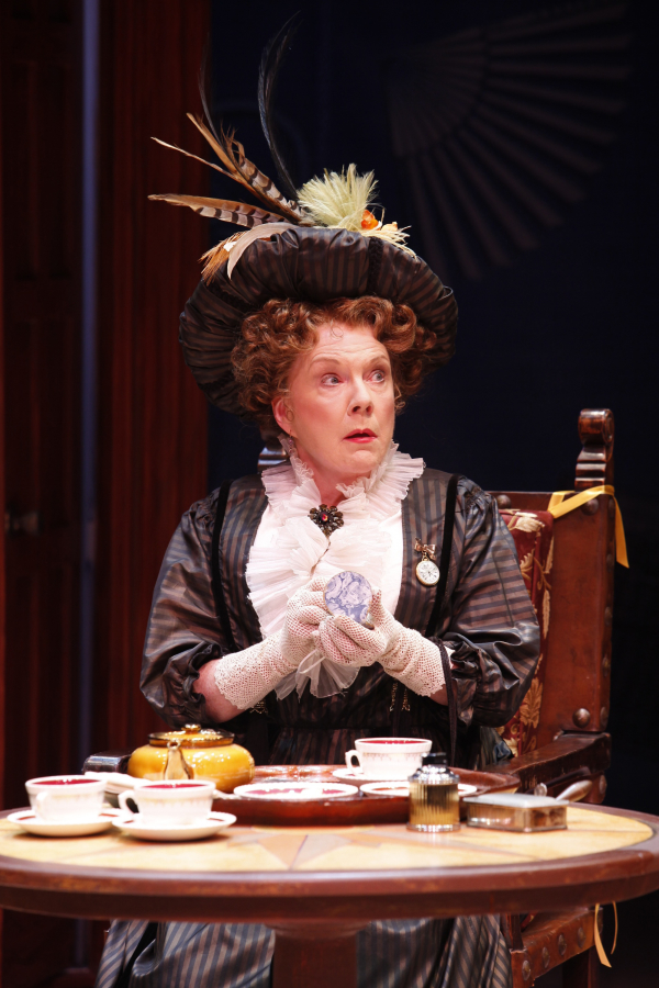 PHOTO FLASH: Patricia Clarkson, Linda Lavin, Sarah Paulson, Tony ...