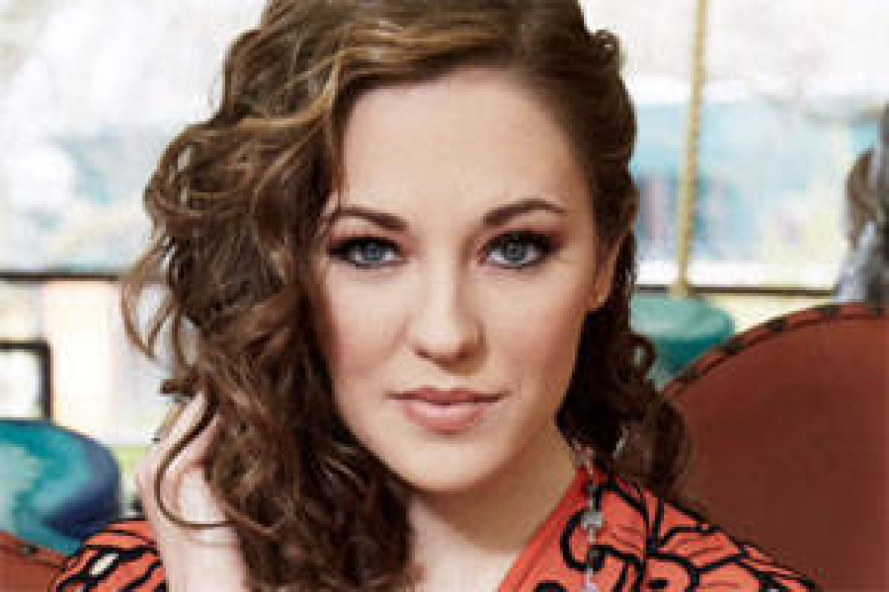 Laura Osnes Dazzles With "If I Loved You" From Carousel - TheaterMania.com