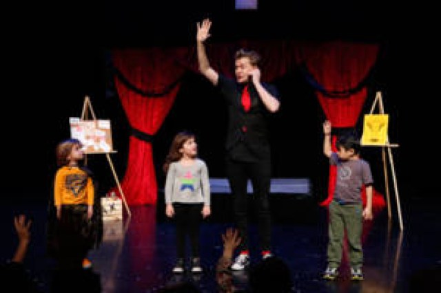 The Amazing Max on New York City: Get Tickets Now! | Theatermania - 332834