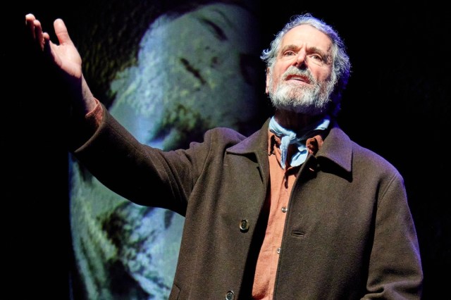 Review: Amid Falling Walls Revives the Holocaust-Era Music of ...