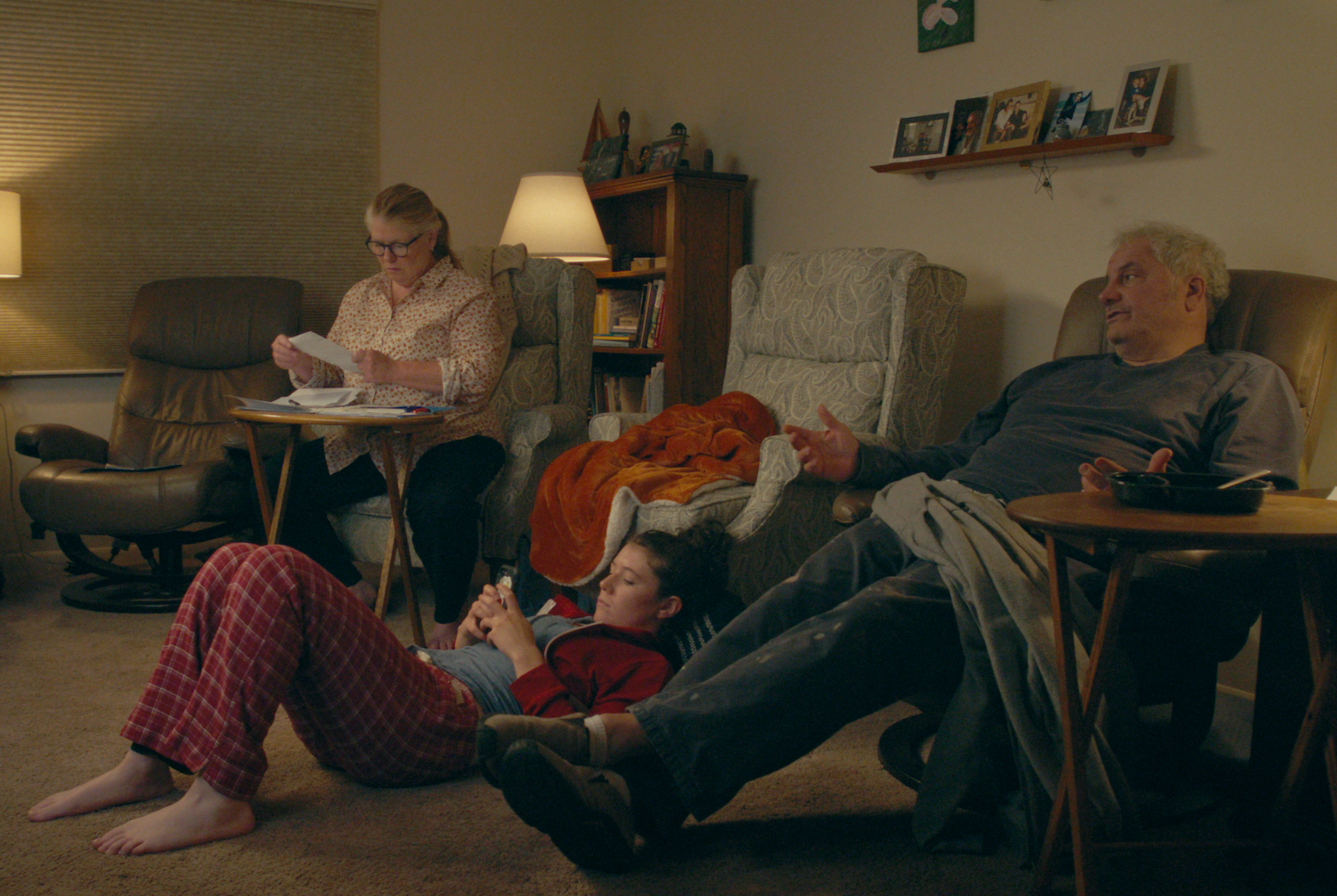 In Ghostlight, a Real Family of Chicago Theater Greats Play a Family ...