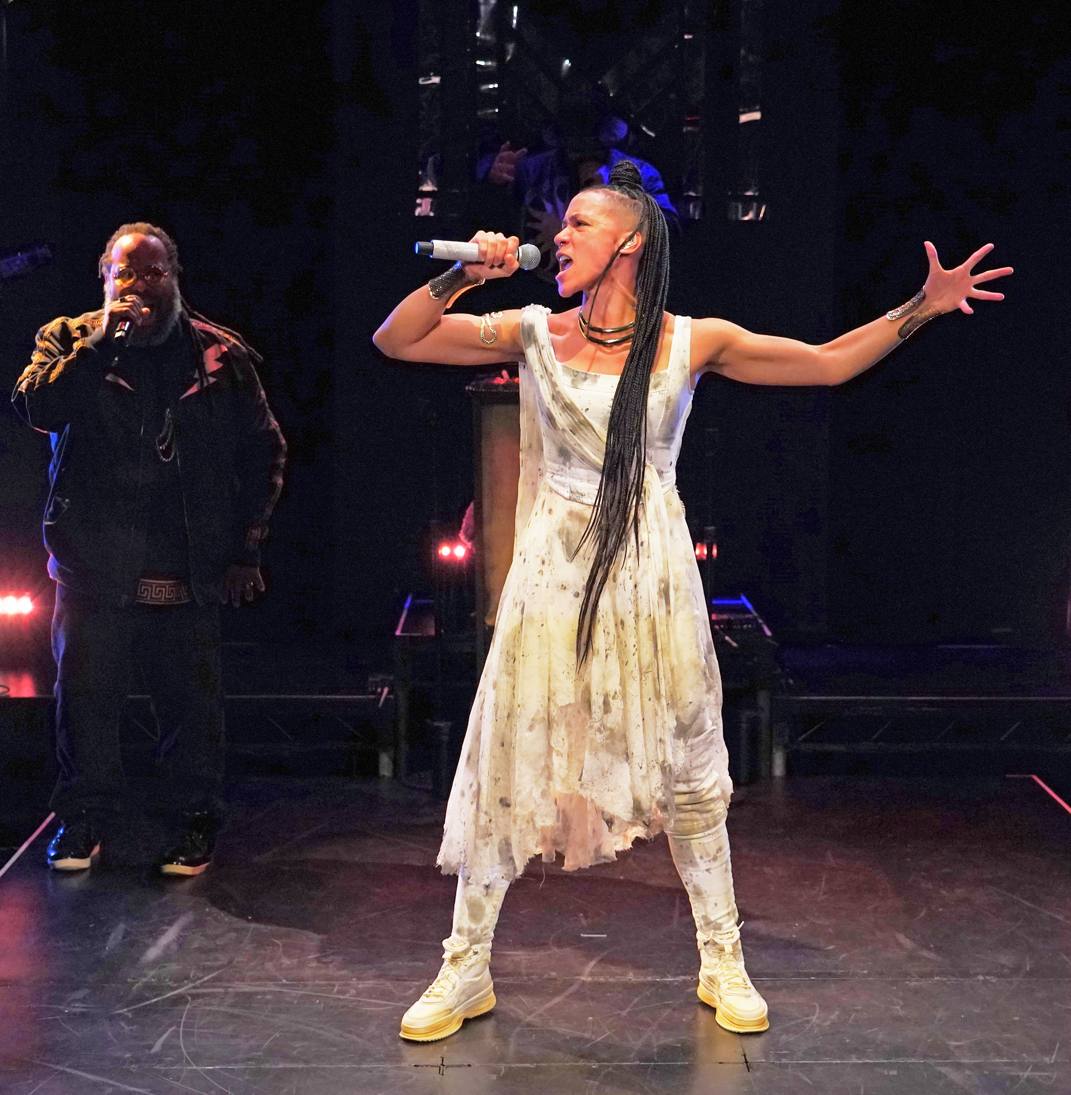 Review: Medea Re-Versed Redefines a Greek Classic in an Exhilarating ...