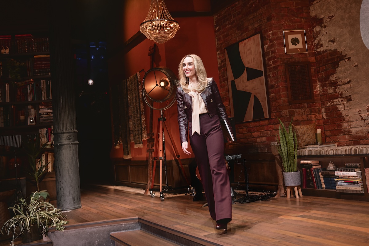 Chloe Fineman Makes Broadway Debut in All In: Comedy About Love ...