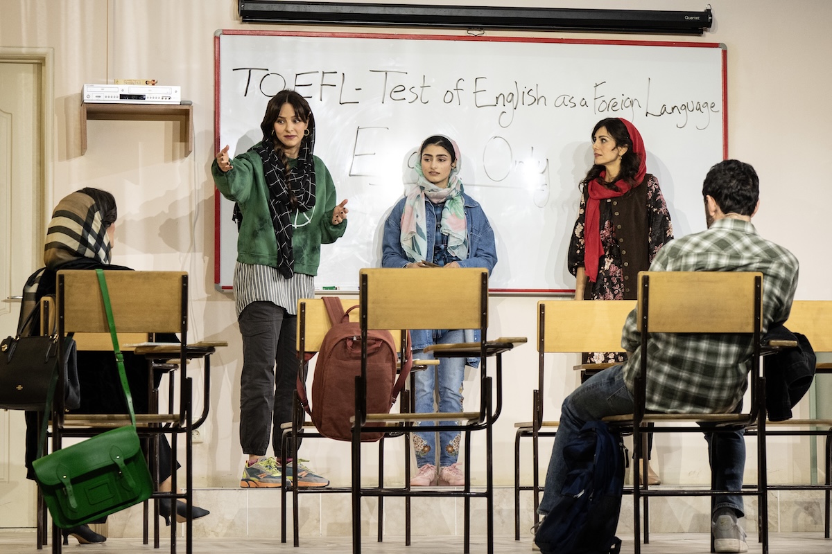 Review: English, Sanaz Toossi’s Pulitzer Prize-Winning Drama, Bows on ...