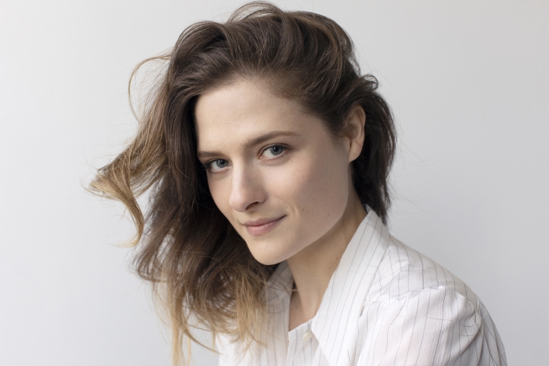 Louisa Jacobson Talks The Gilded Age Season 3 and Embracing Masculinity ...