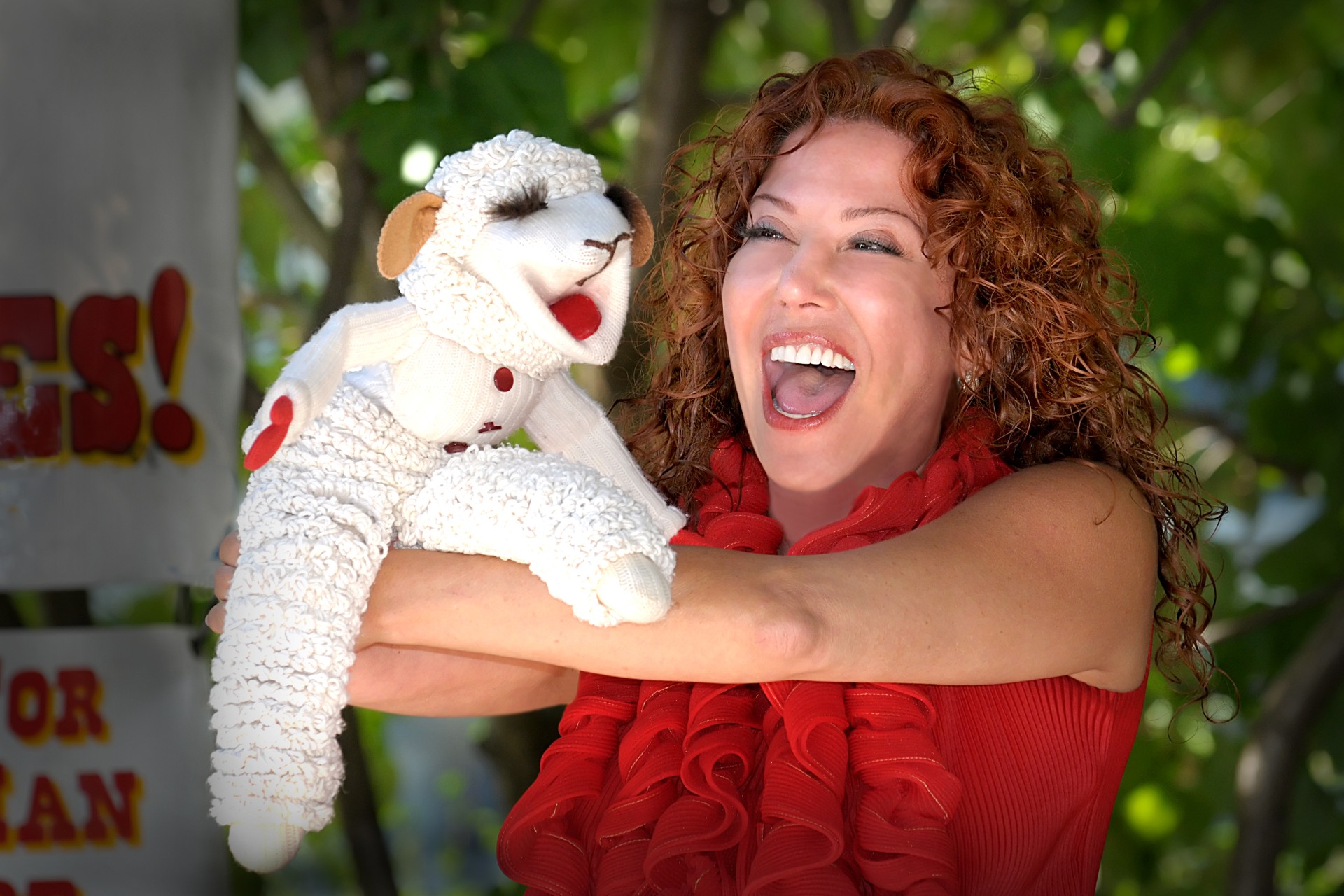Interview: Mallory Lewis and Lamb Chop — Carrying on the Legacy of Shari Lewis - TheaterMania.com