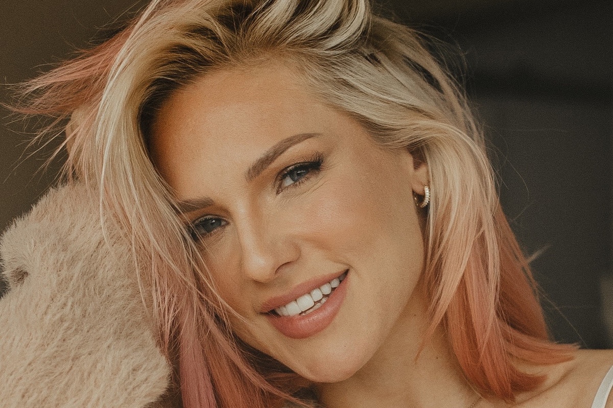 Interview: Sharna Burgess Dances Her Way to Pen Pals Off-Broadway - TheaterMania.com